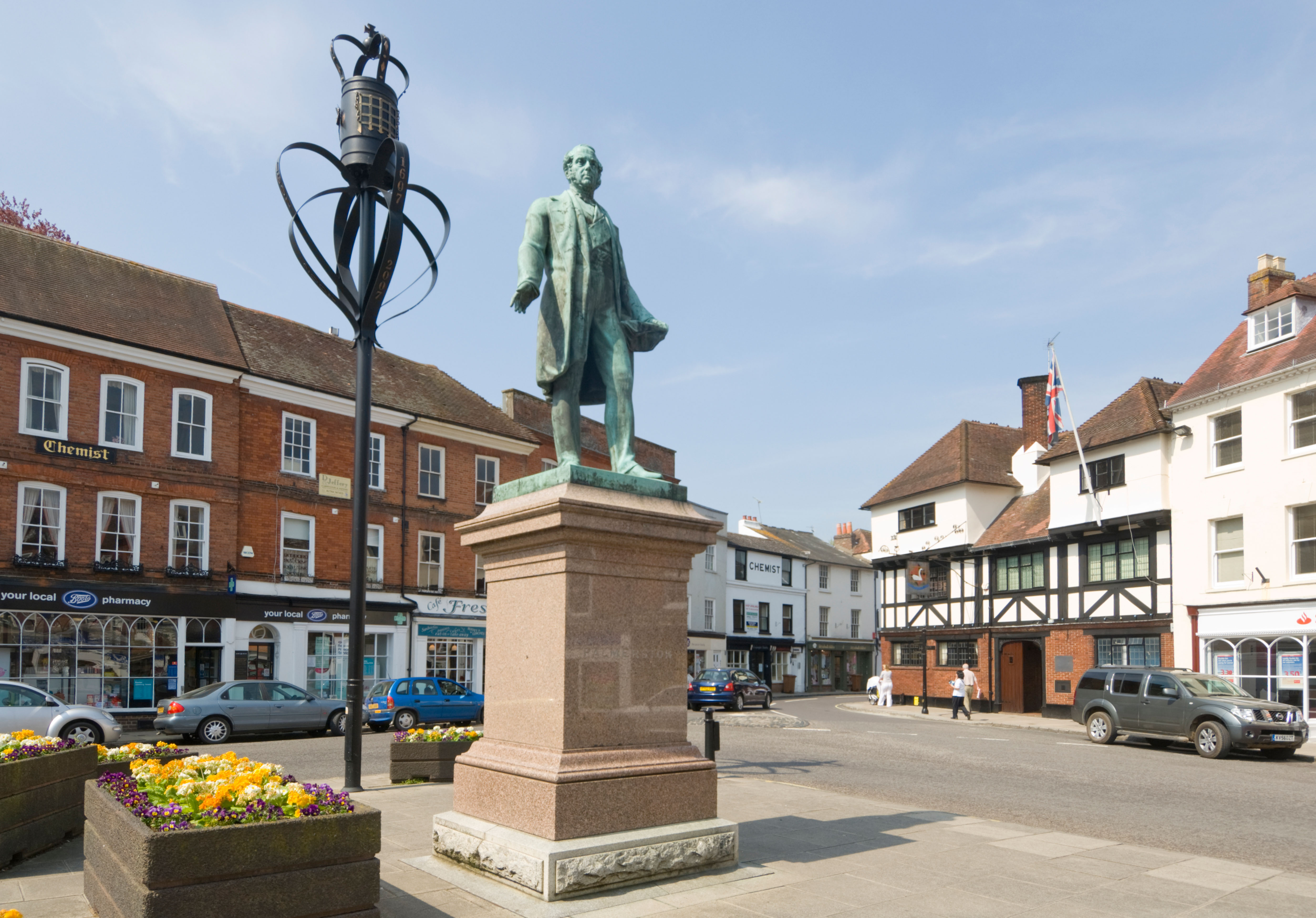 Statue of Lord Palmerston, Market Square, Romsey, Hampshire, UK ...